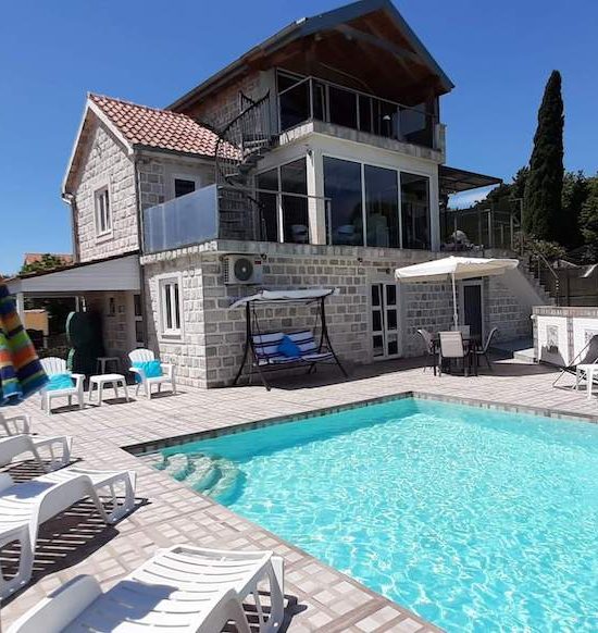 Luxury Villa Cleaning Services in Tivat | Global Experts